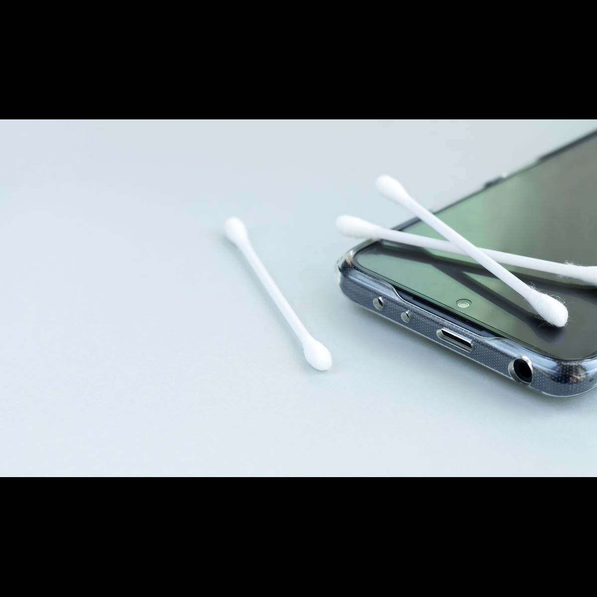 Handheld hazards | Bond University | Gold Coast, Queensland, Australia